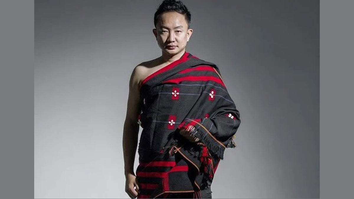 Naga Singing Sensation: Alobo Naga | The Revolver Club