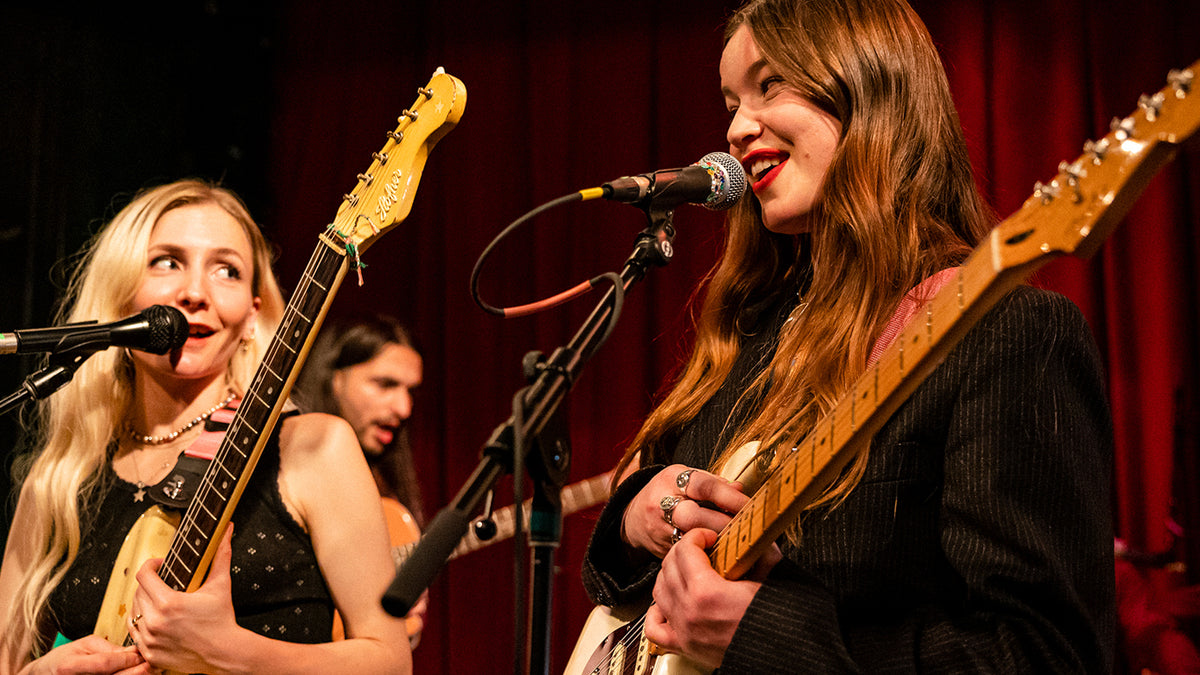 Wet Leg : A New Wave Of Indie-Rock | The Revolver Club