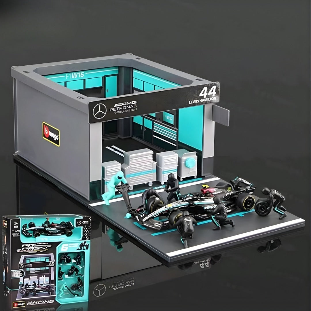 Bburago Garage Kit F1 Pit Stop Mercedes AMG W15 Lewis Hamilton #44 - 1: ...