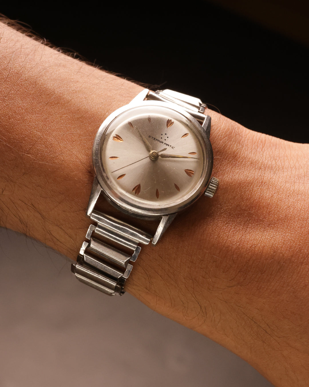 Buy Vintage Watch - Universal Genève White Shadow Automatic | The ...