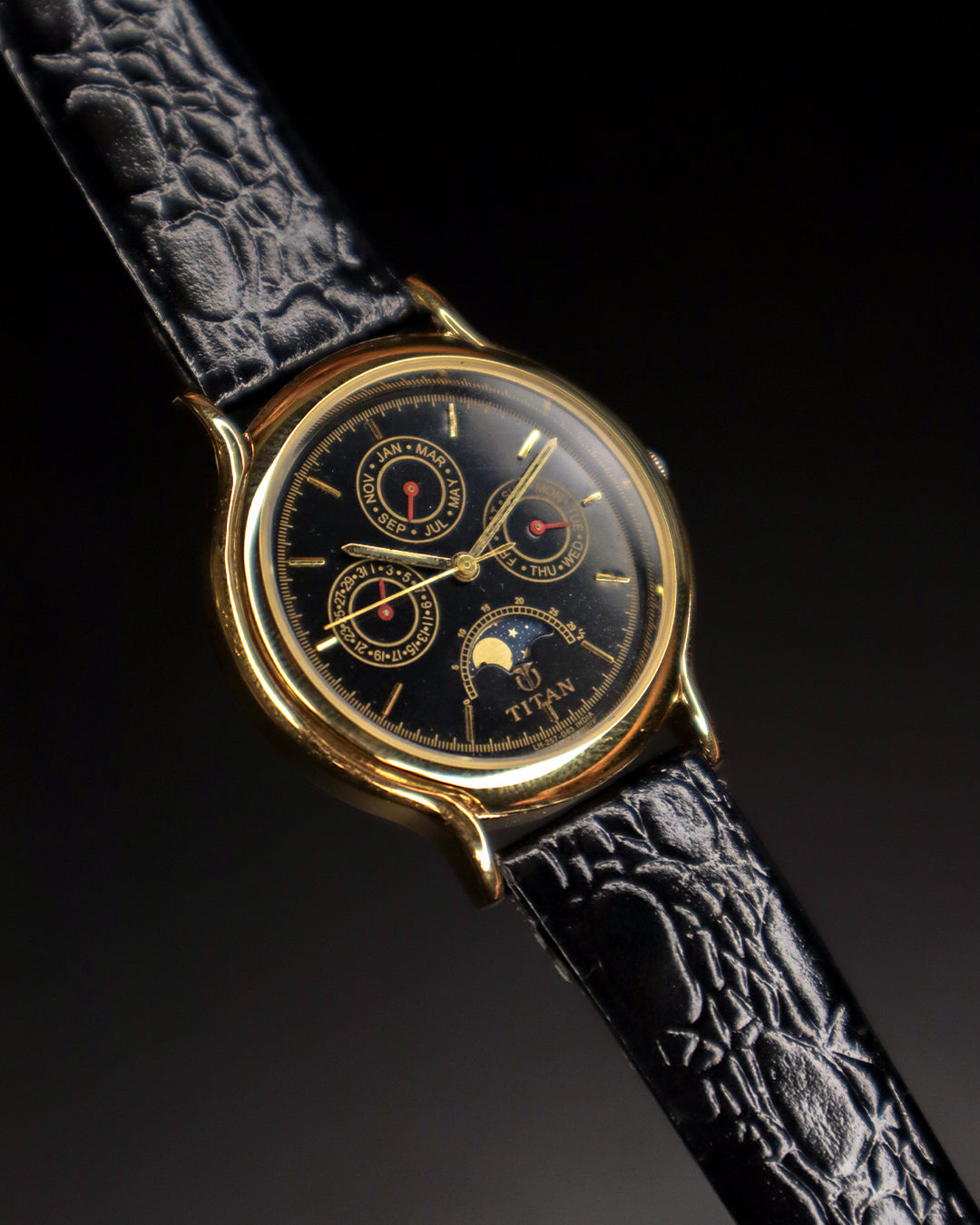 Buy Vintage Watch Titan Triple Calendar Moonphase - Quartz [38mm] | The ...