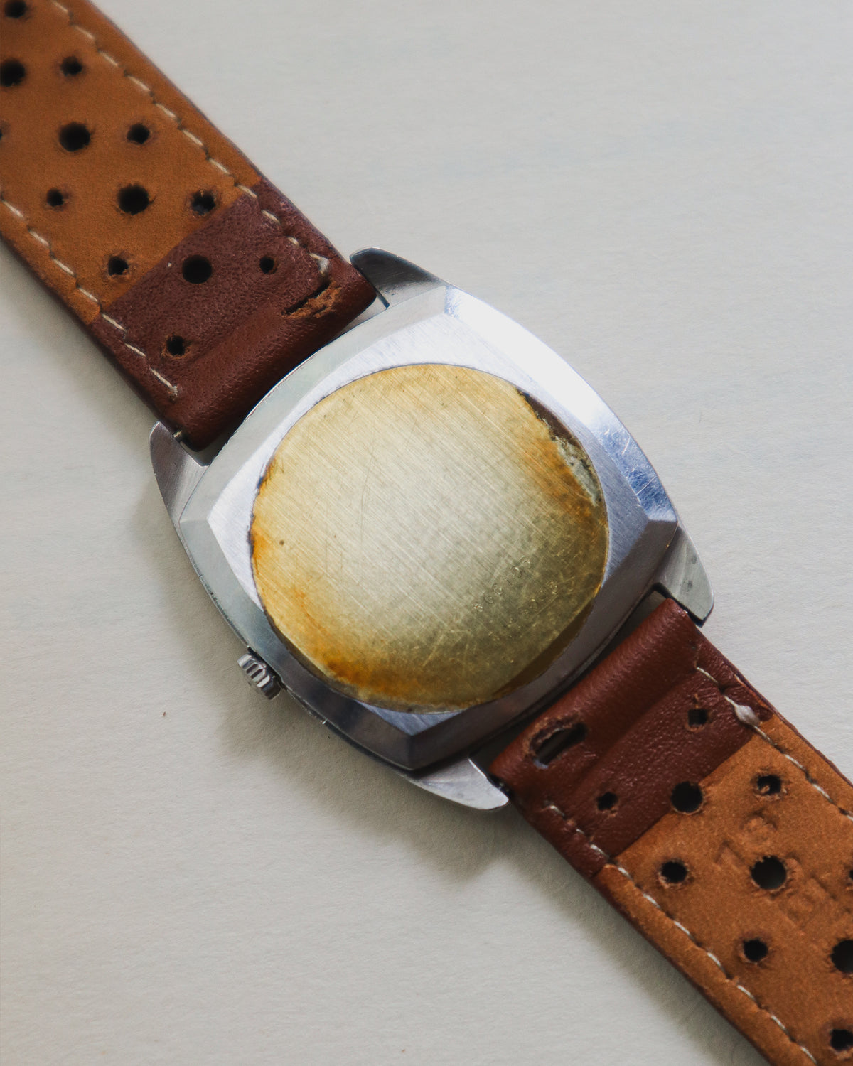 Buy Vintage Watch - Universal Genève White Shadow Automatic | The ...